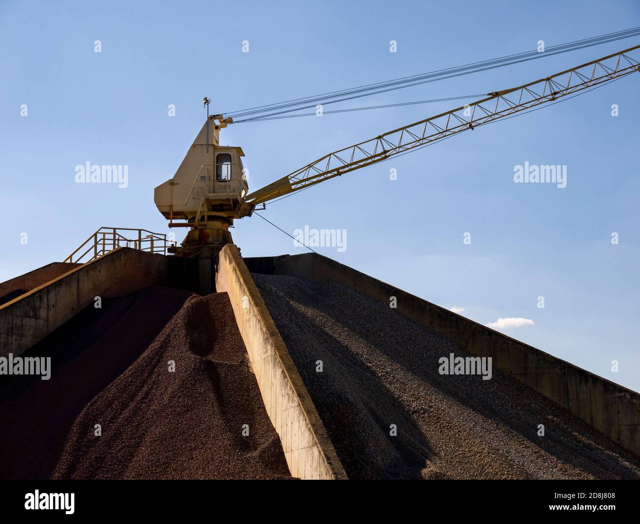 Raw building hi-res stock photography and images - Alamy