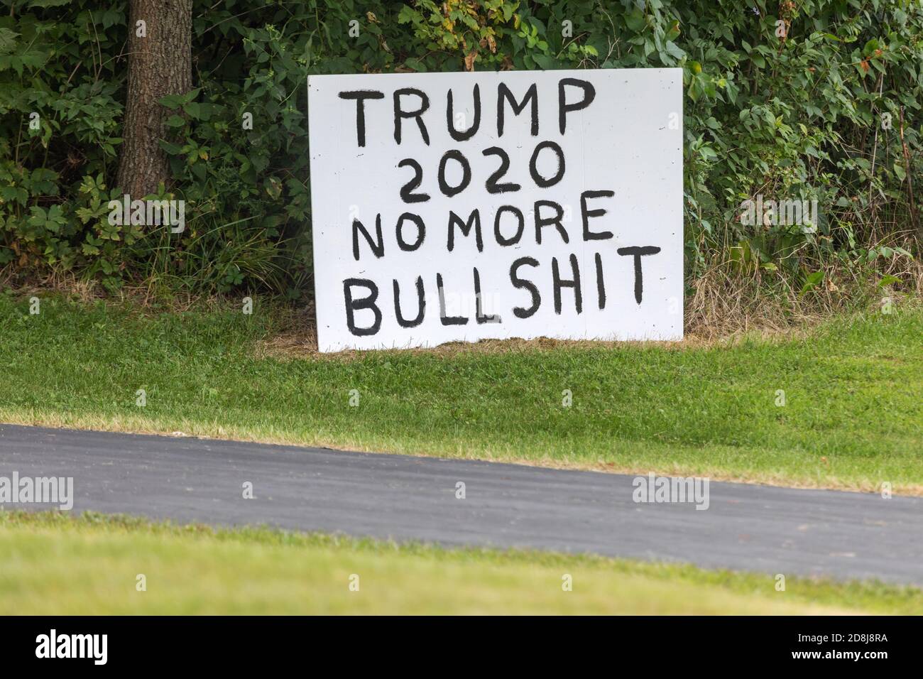 Campaign sign trump home hi-res stock photography and images - Alamy