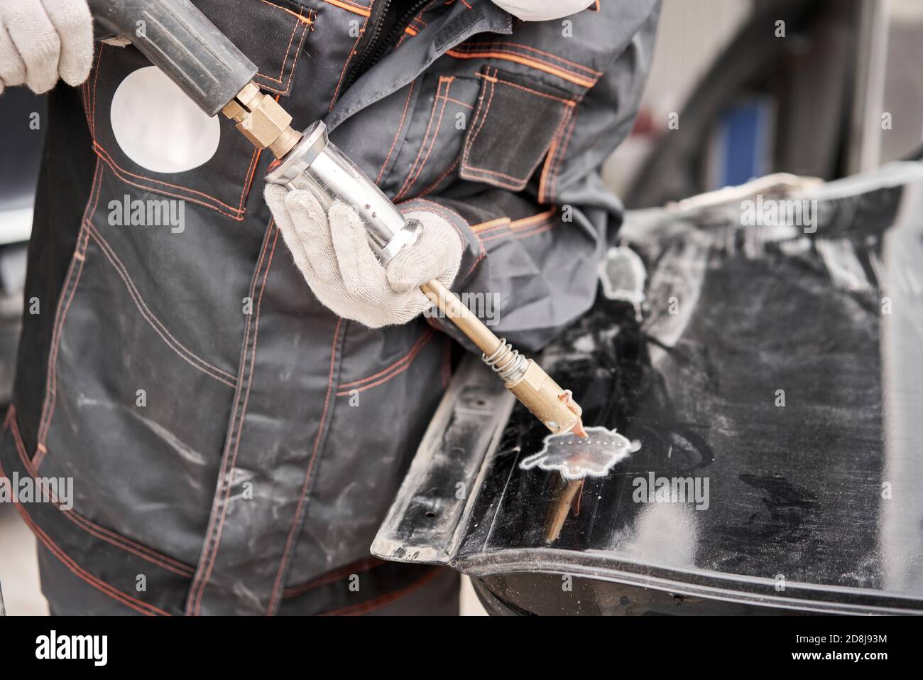 Spotter, a Welding machine for straightening dents on the car body ...