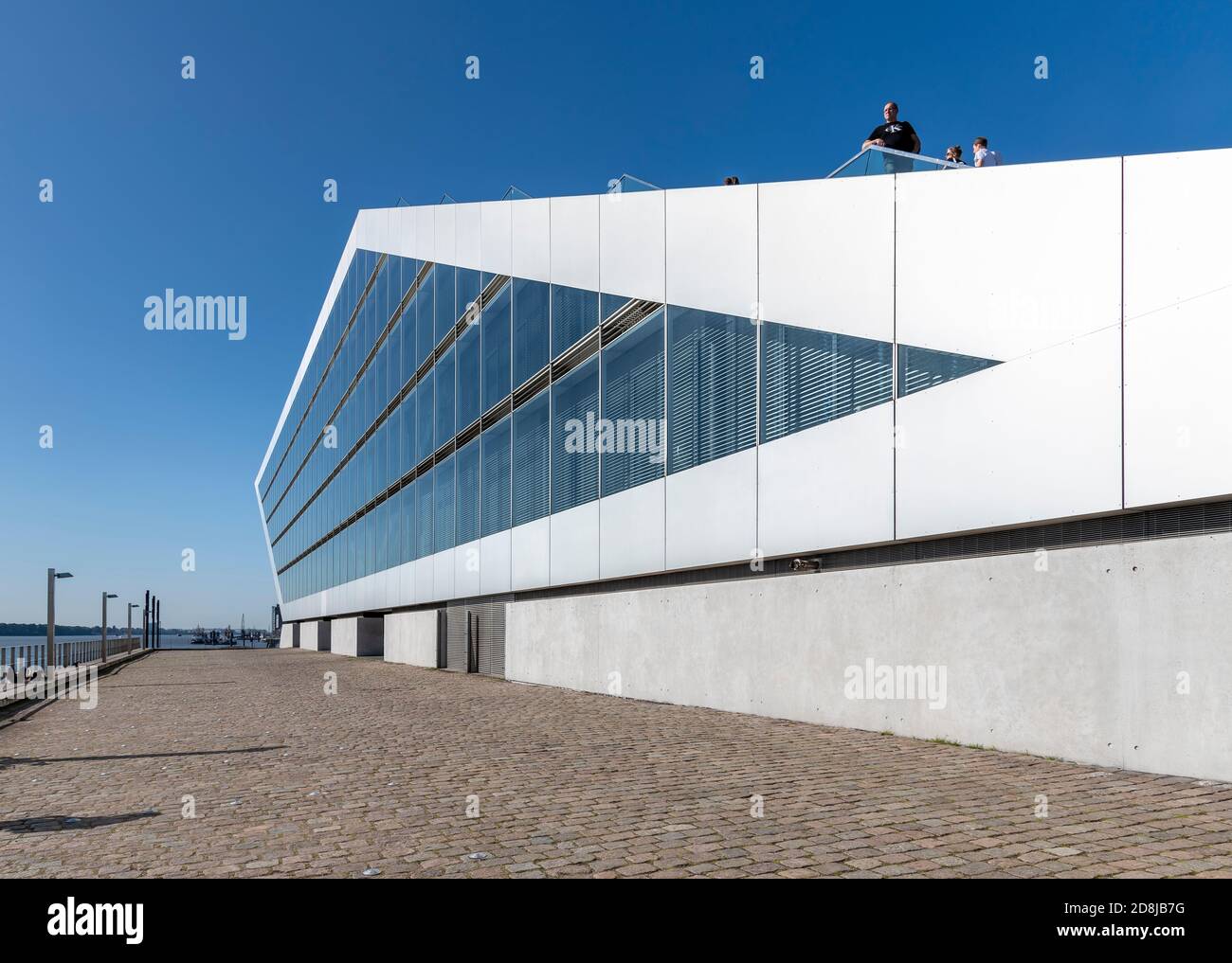 This pointy ship-shaped building is the Dockland Office Building in ...