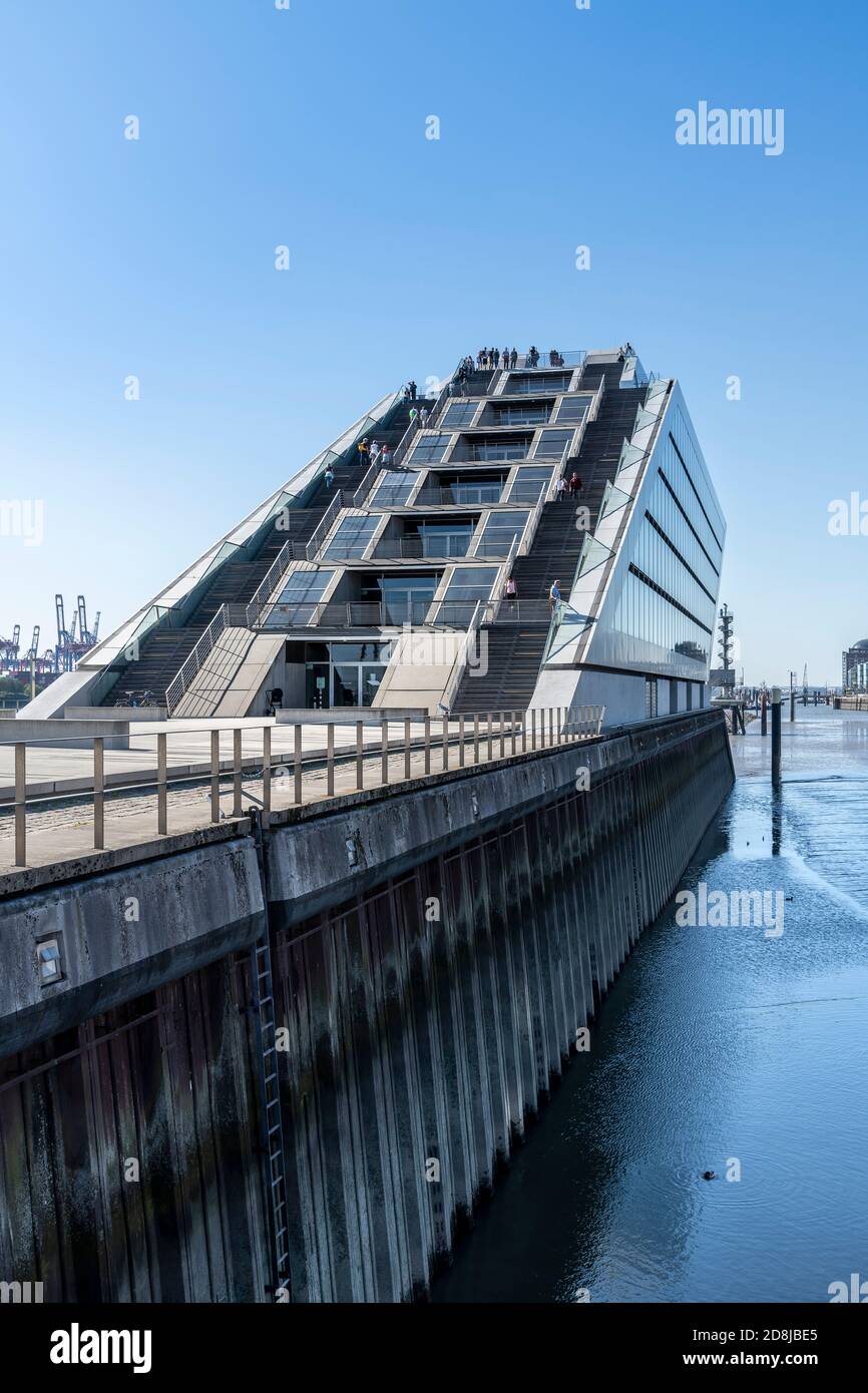 This pointy ship-shaped building is the Dockland Office Building in ...