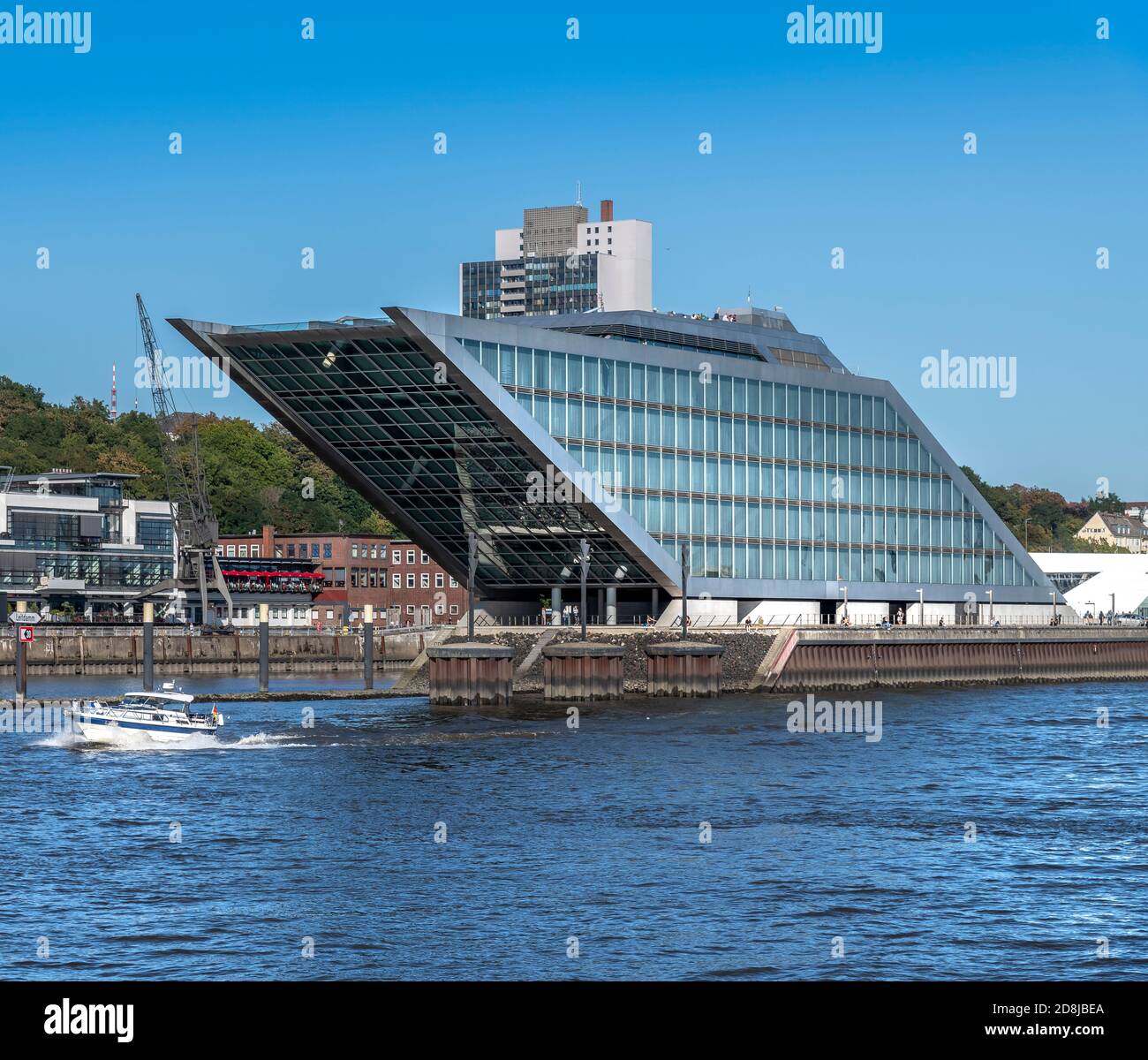 This pointy ship-shaped building is the Dockland Office Building in ...