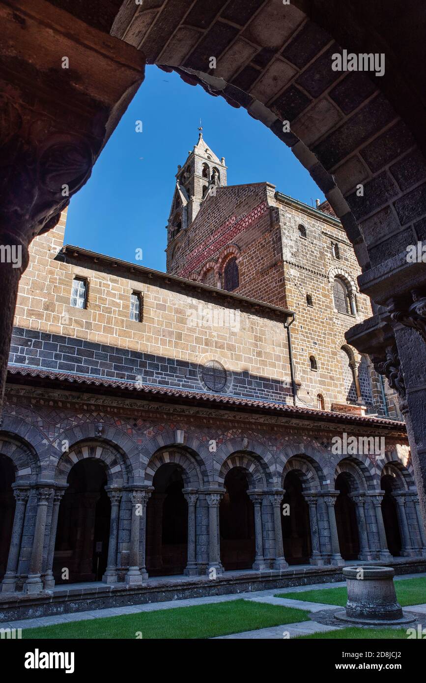 Cathedral of the city of Le Puy en Velay in France Stock Photo - Alamy