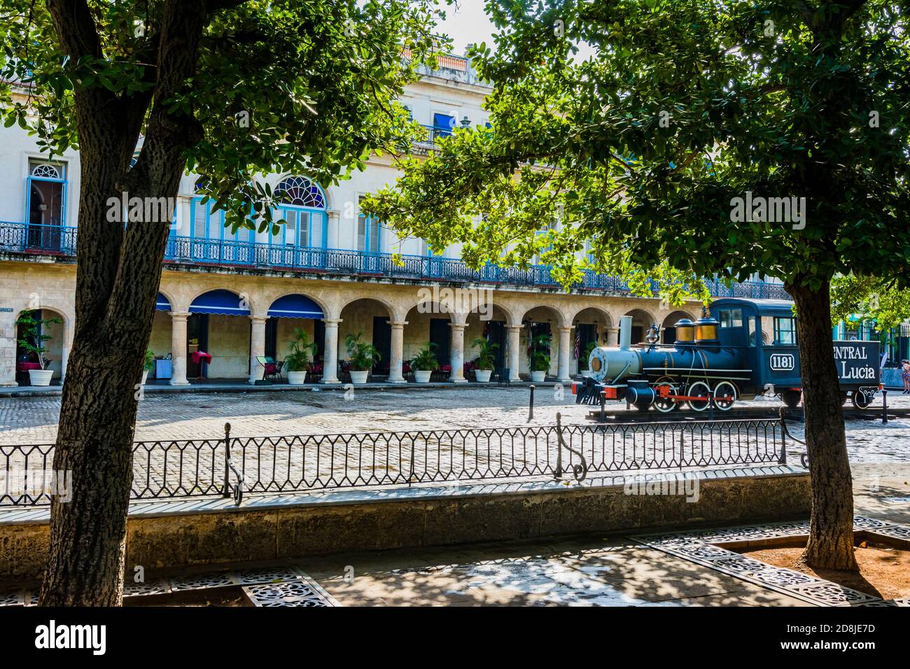 Plaza de Armas. Hotel Santa Isabel. La Habana - La Havana, Cuba, Latin ...