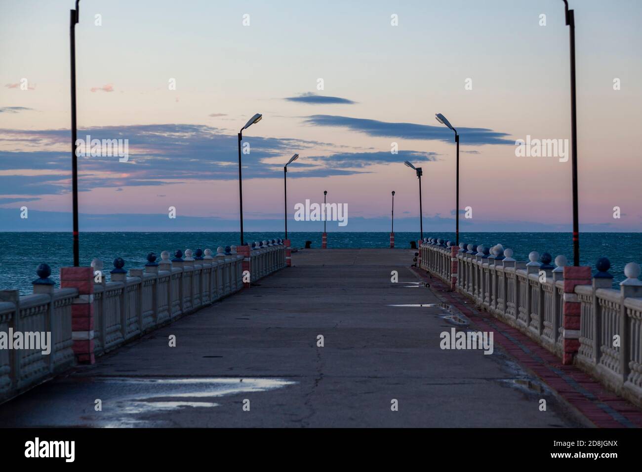 Cracked concrete pier hi-res stock photography and images - Alamy