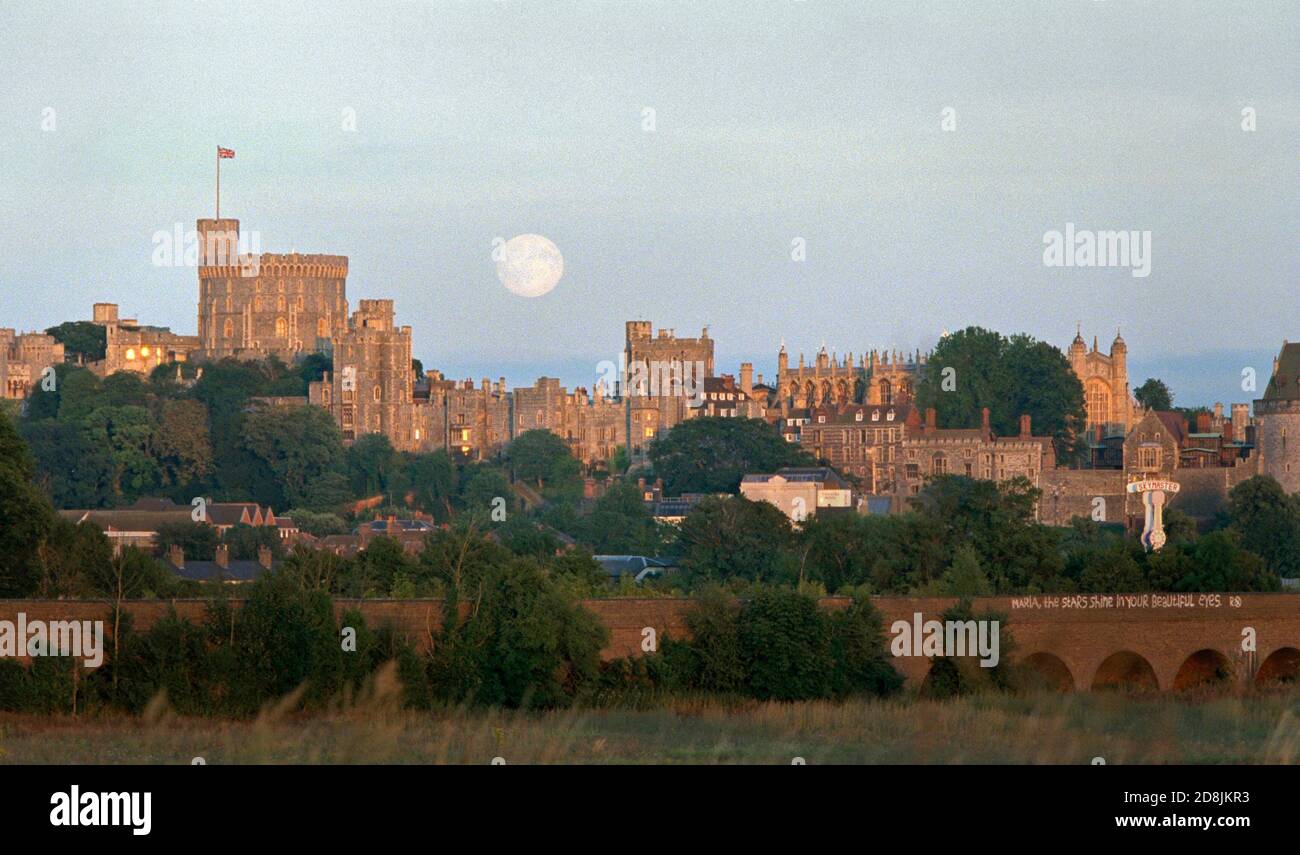 Full moon over castle at sunset hi-res stock photography and images - Alamy