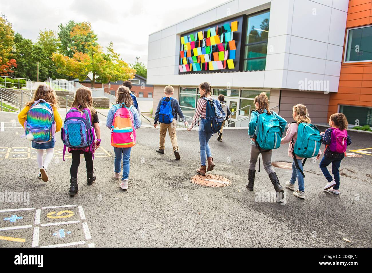Primary school class back view hi-res stock photography and images - Alamy