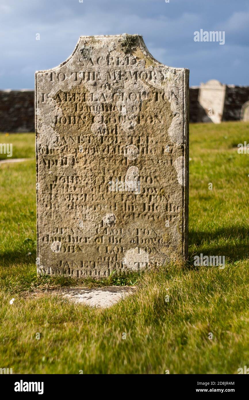 Grave tomb cemetery burial funeral hi-res stock photography and images ...