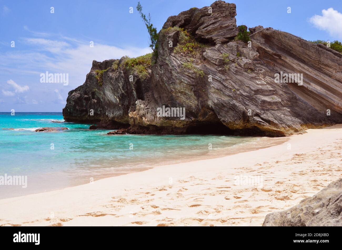 Bermuda pink sand beach and rock formations, Bermuda Island Stock Photo ...