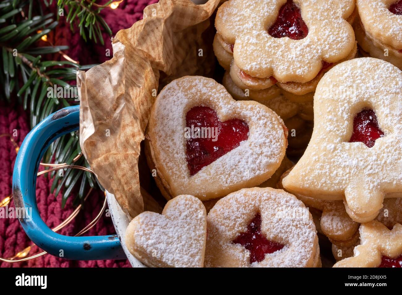 Linzer christmas cookies close hi-res stock photography and images - Alamy