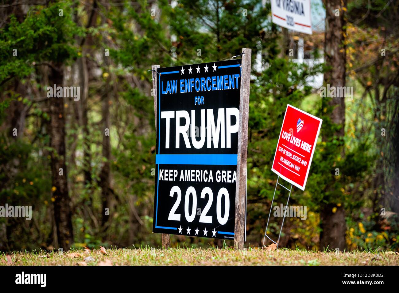 Washington, USA - October 27, 2020: Law enforcement for Donald Trump ...