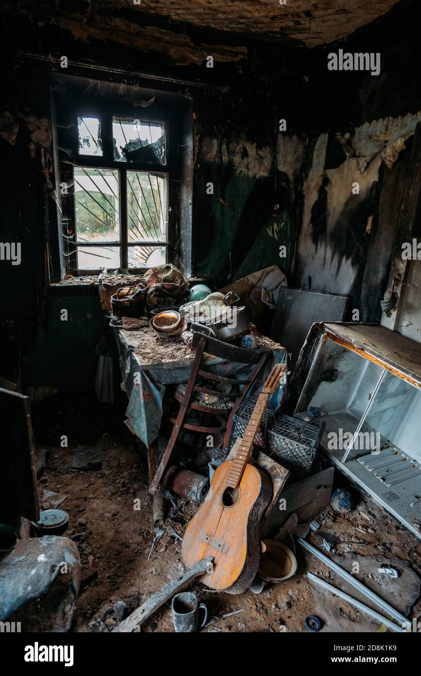 Burnt old house interior. Consequences of fire Stock Photo - Alamy