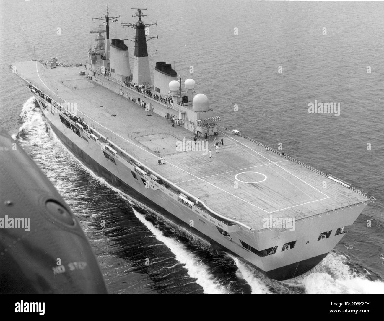 ROYAL NAVY AIRCRAFT CARRIER HMS ARK ROYAL Stock Photo - Alamy