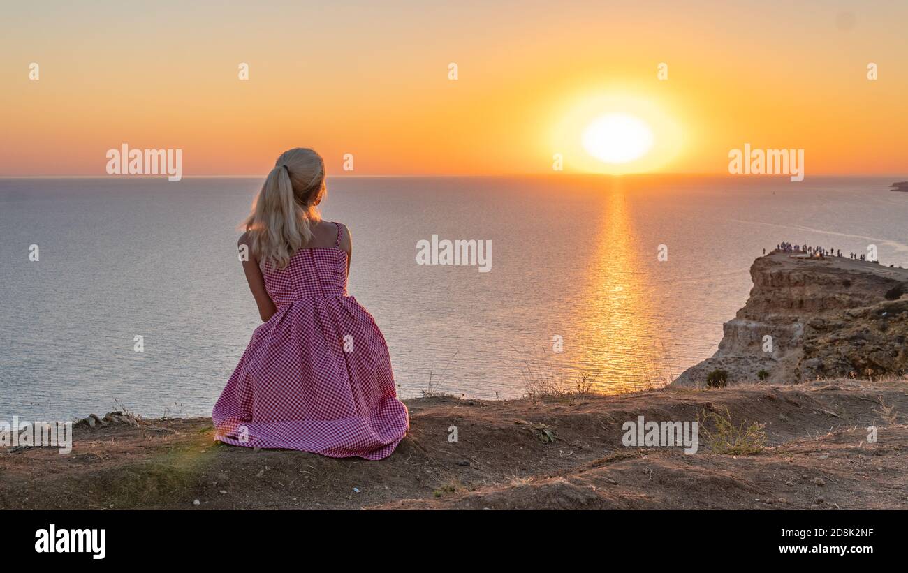 Sun woman face silhouette hi-res stock photography and images - Alamy