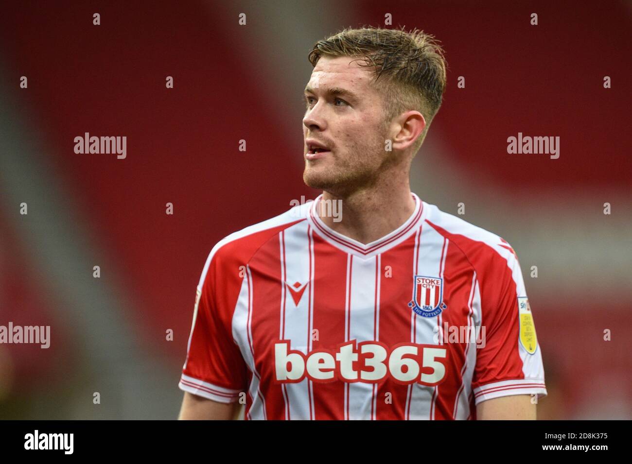 Nathan collins brentford hi-res stock photography and images - Alamy