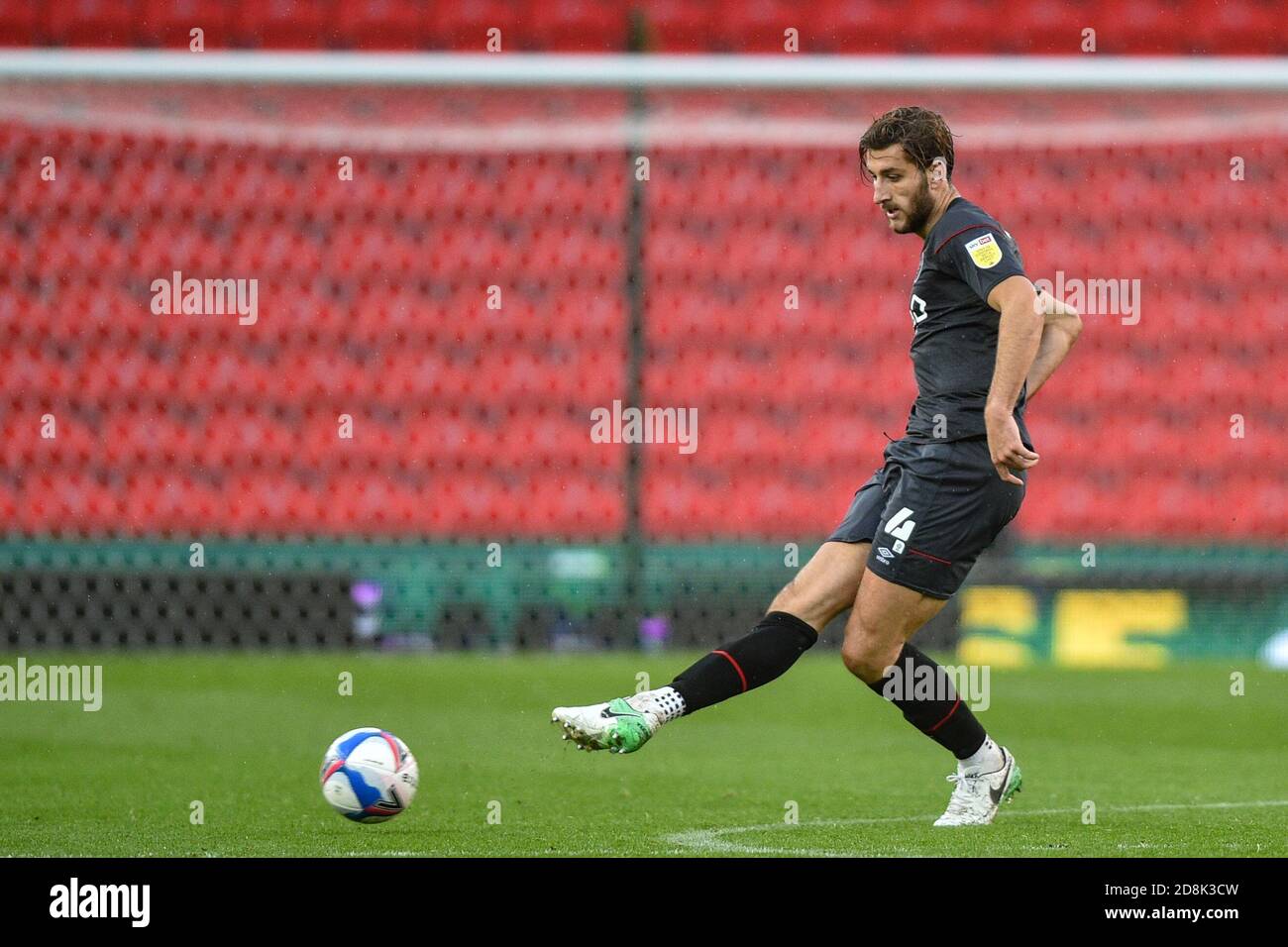 Charlie Goode (4) of Brentford during the game Stock Photo - Alamy