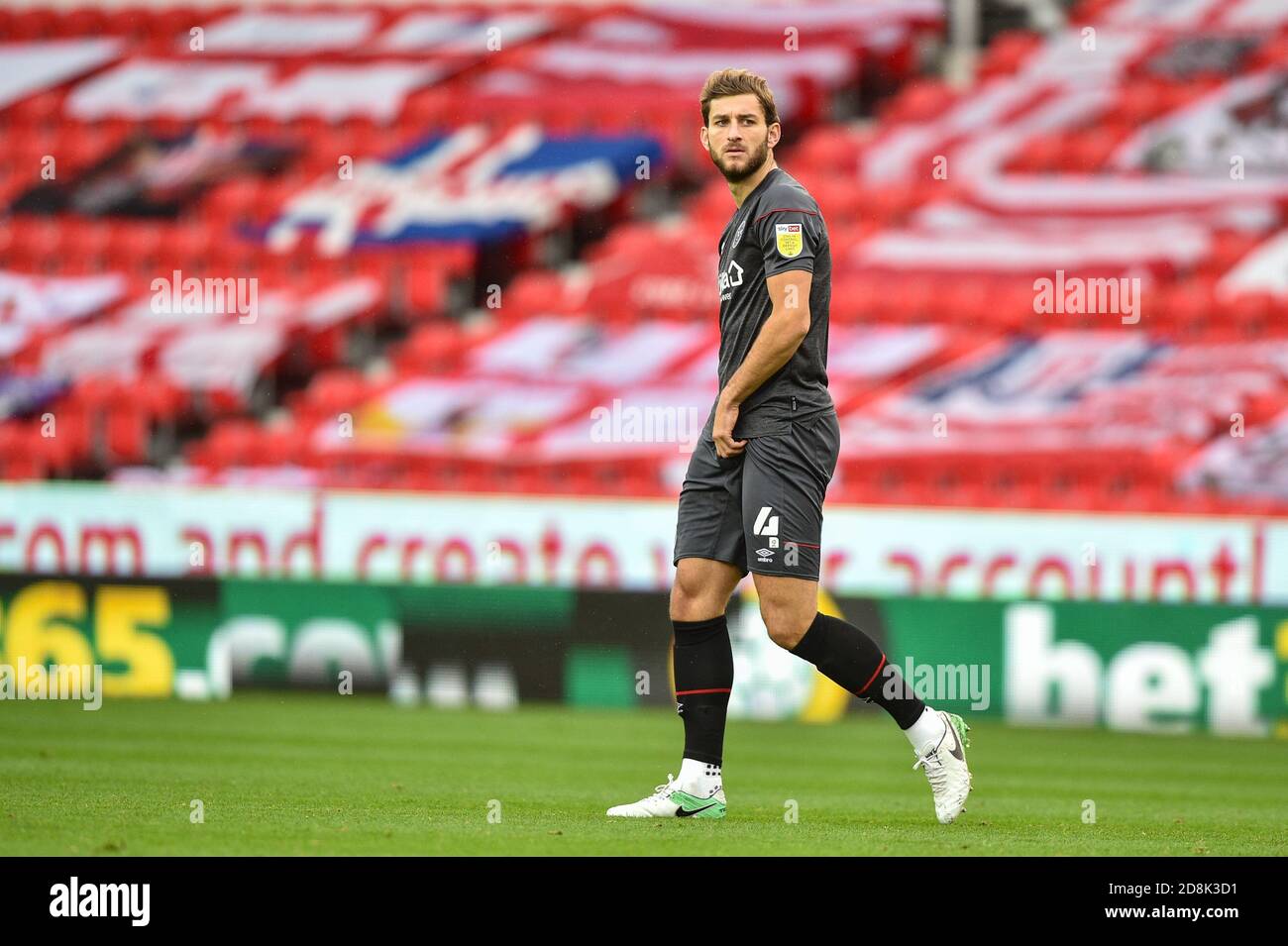 Charlie Goode (4) of Brentford before the game Stock Photo - Alamy