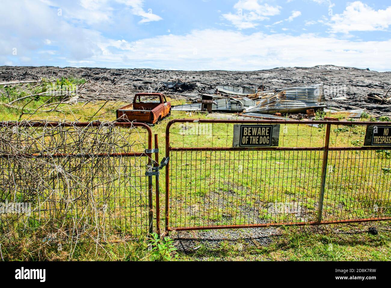 Lava hawaii eruption volcano house fire hi-res stock photography and ...