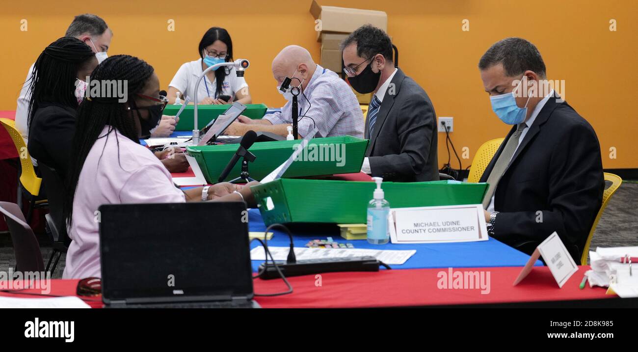 Lauderhill, United States. 30th Oct, 2020. Broward County election ...