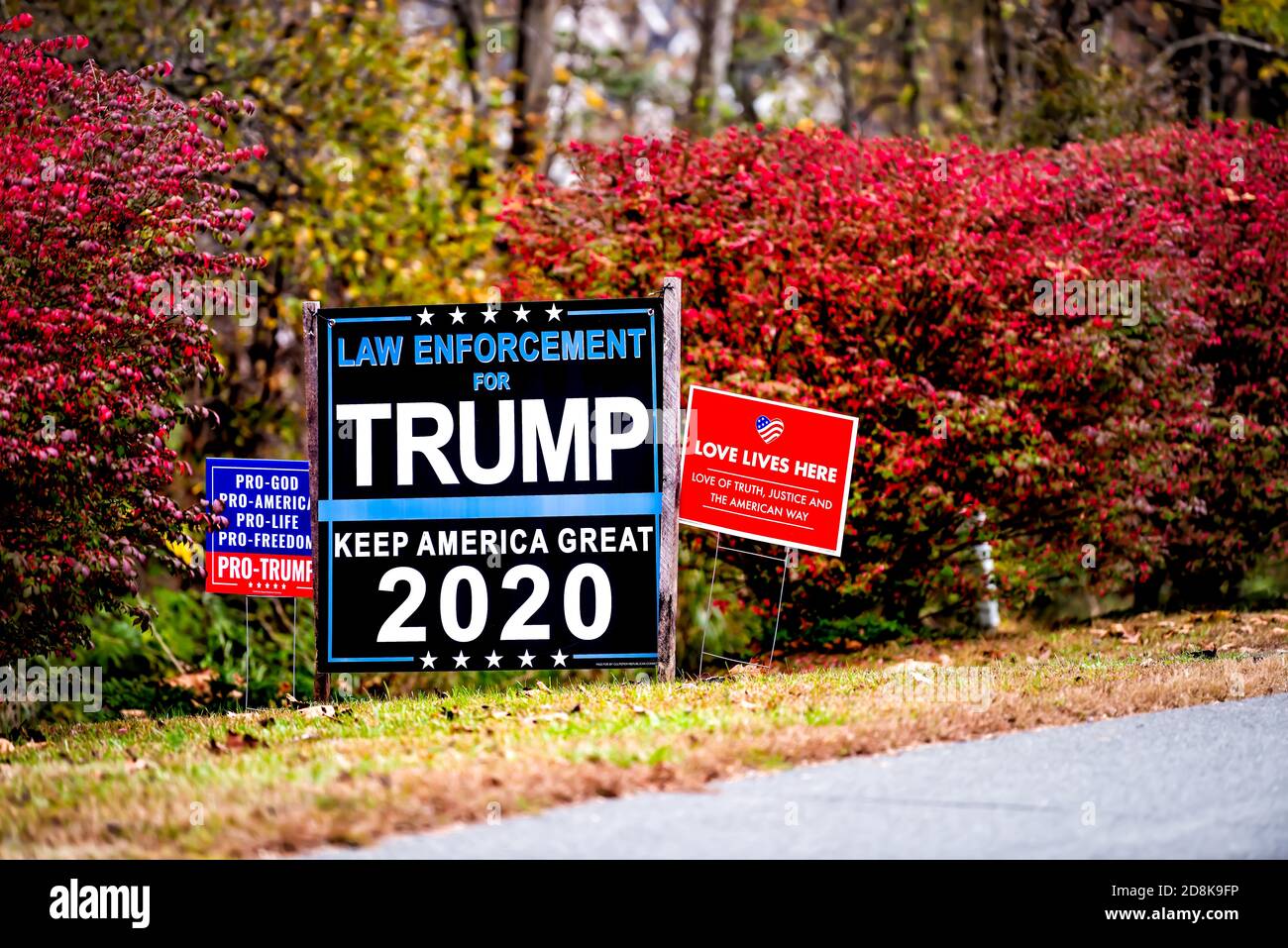 Washington, USA - October 27, 2020: Law enforcement for Donald Trump ...