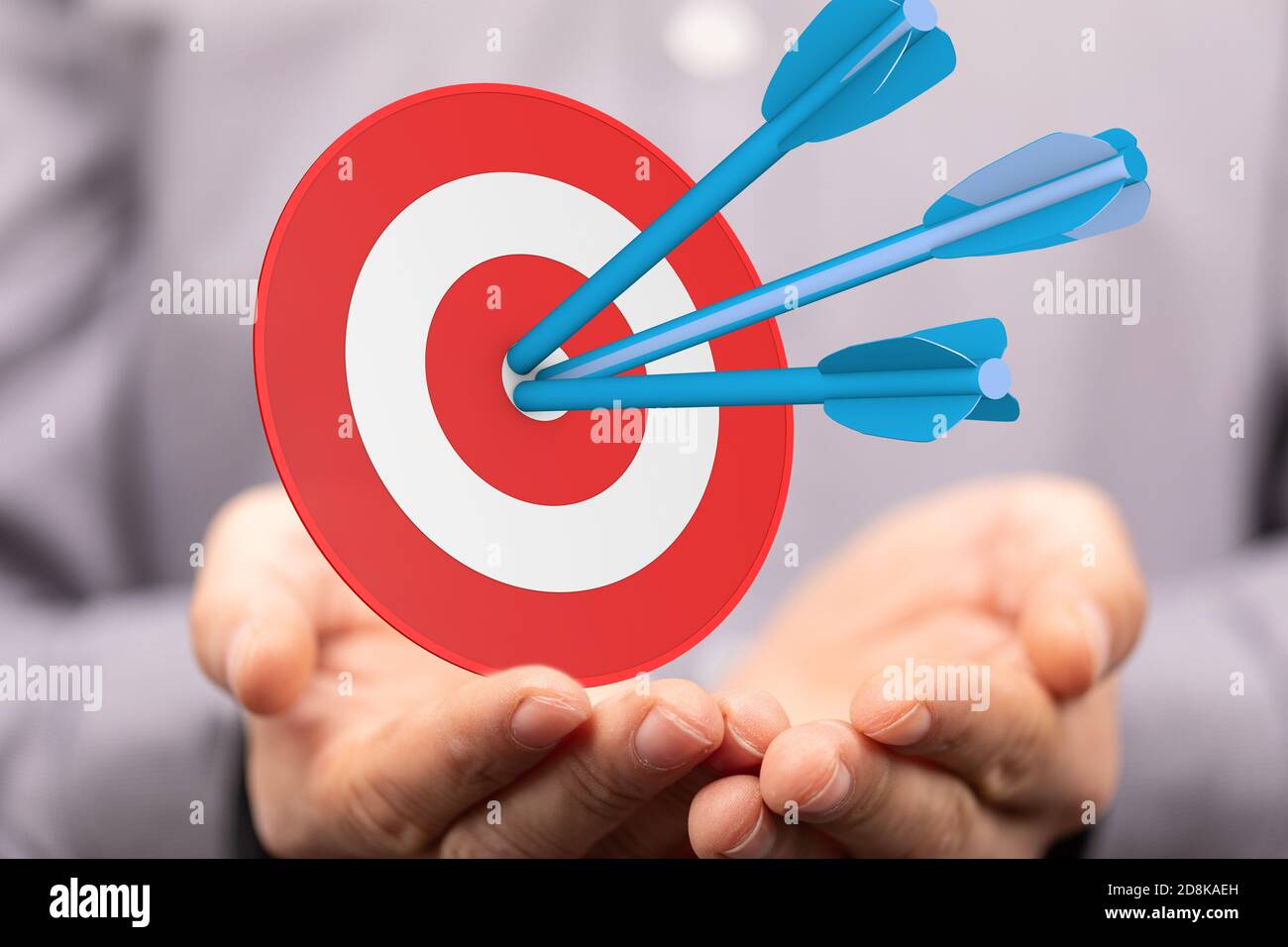 Target arrows hitting center hi-res stock photography and images - Alamy