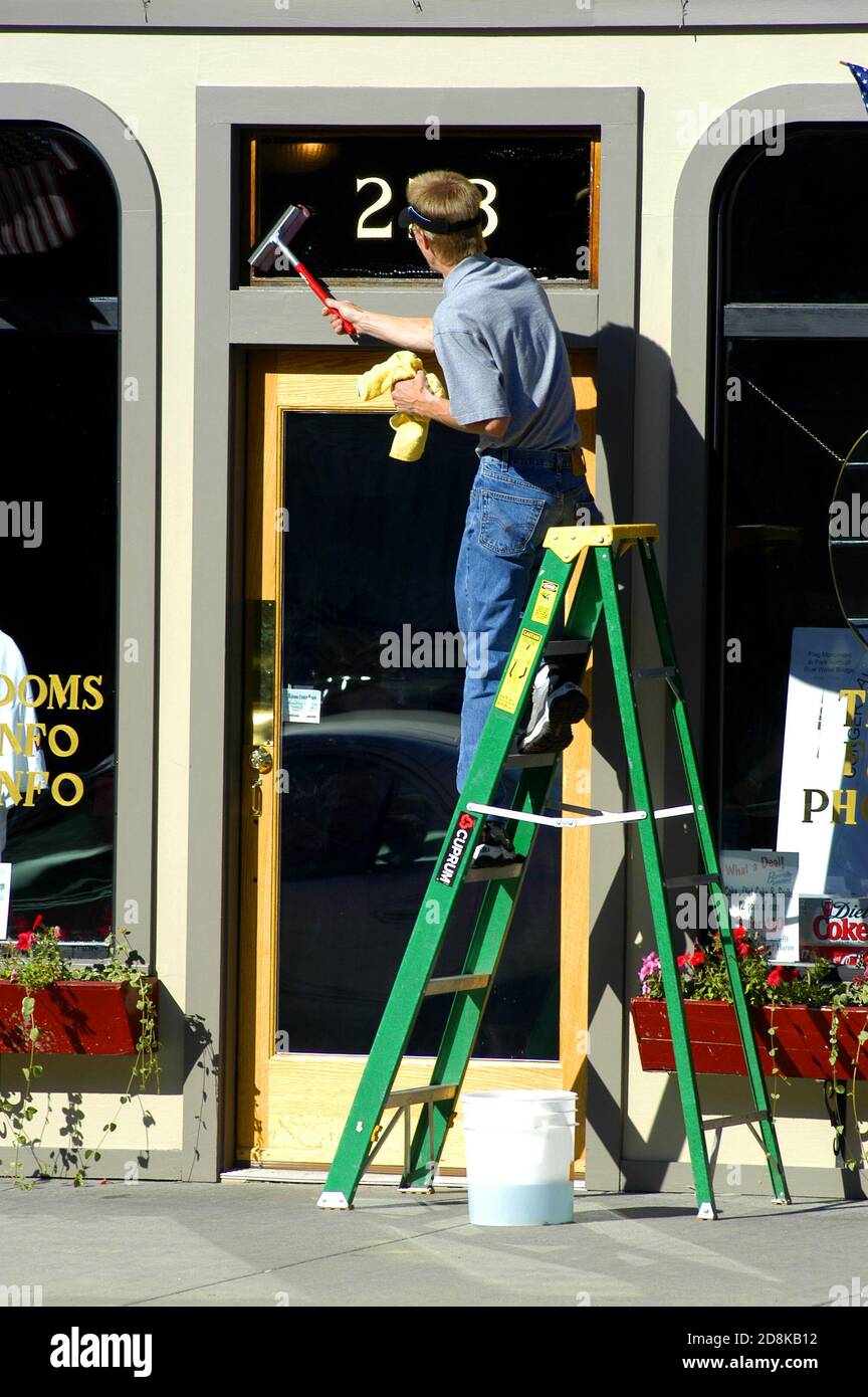Window cleaning ladder hi-res stock photography and images - Alamy