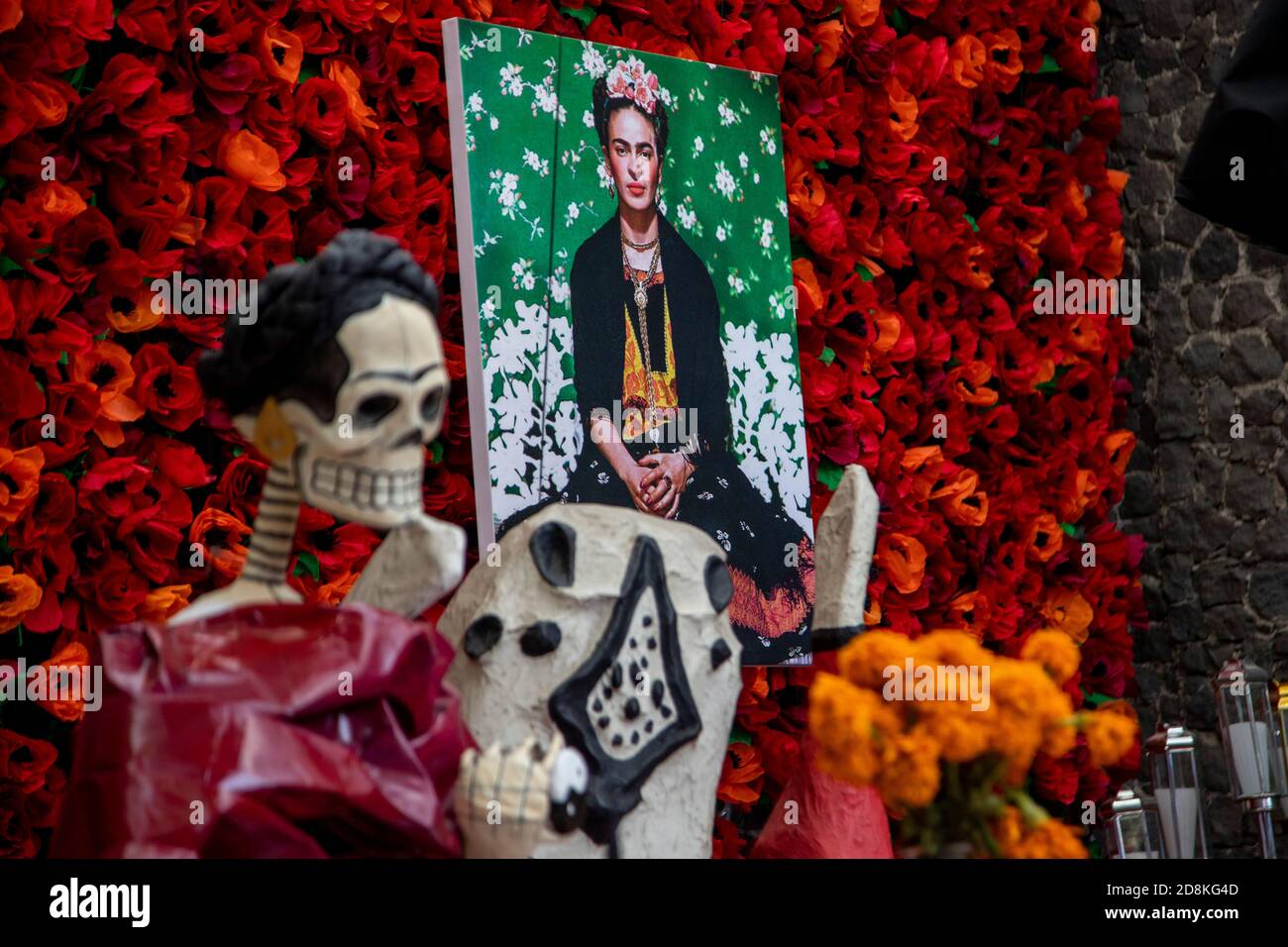 Altar Dia De Los Muertos Frida