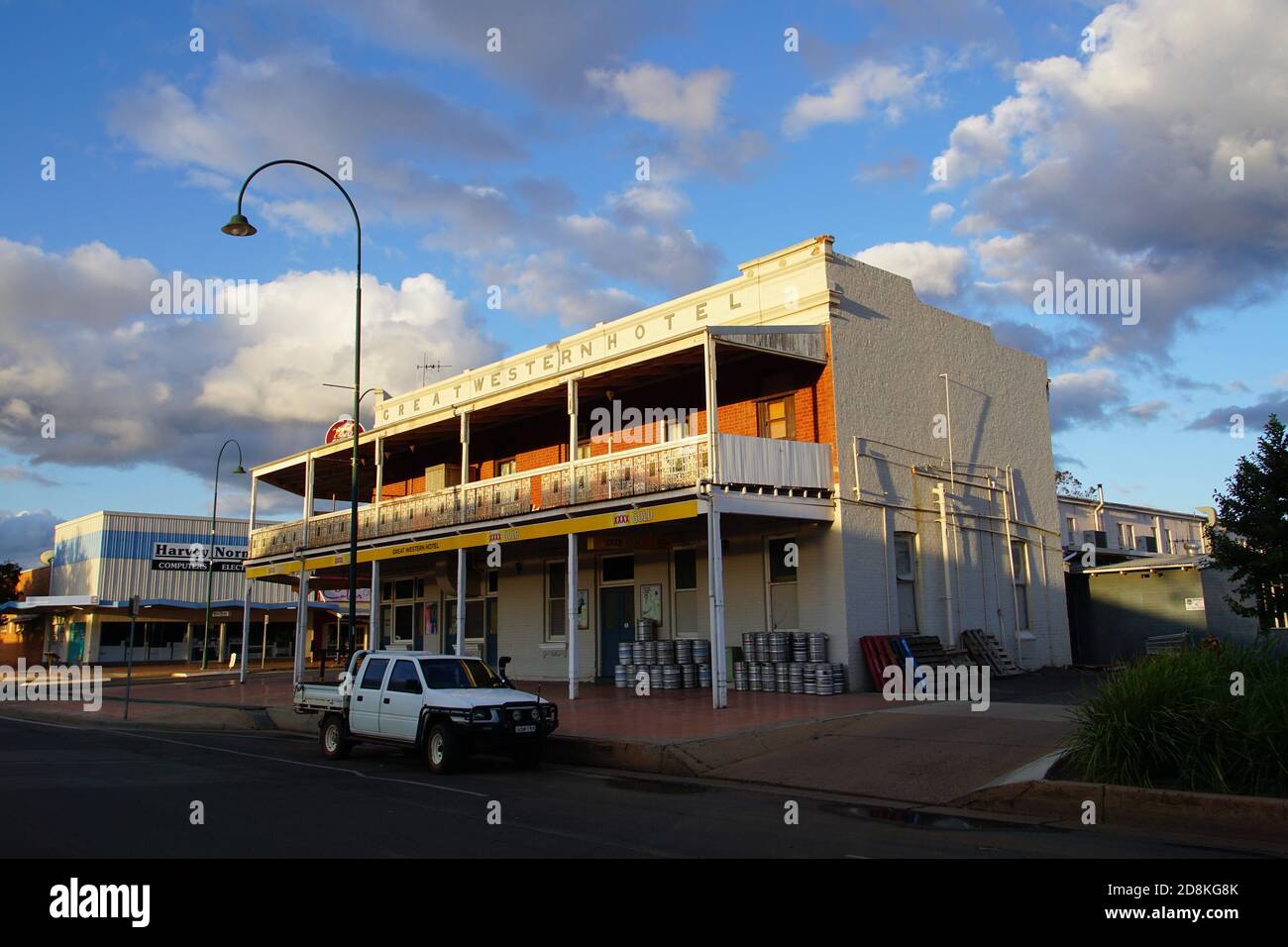 Side View of Cobar’s Great Western Hotel in Late Afternoon Light Stock ...