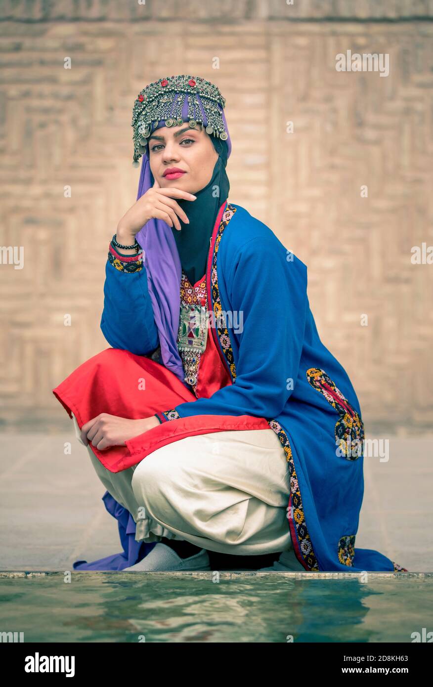 young beautiful Iranian lady in traditional clothing Stock Photo - Alamy