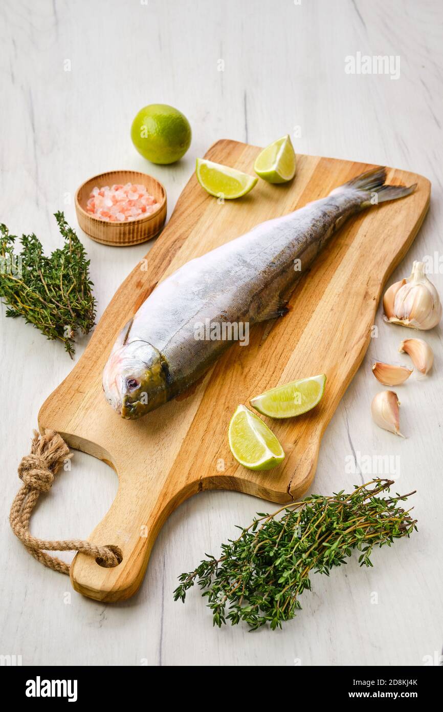 Supermarket haddock hi-res stock photography and images - Alamy
