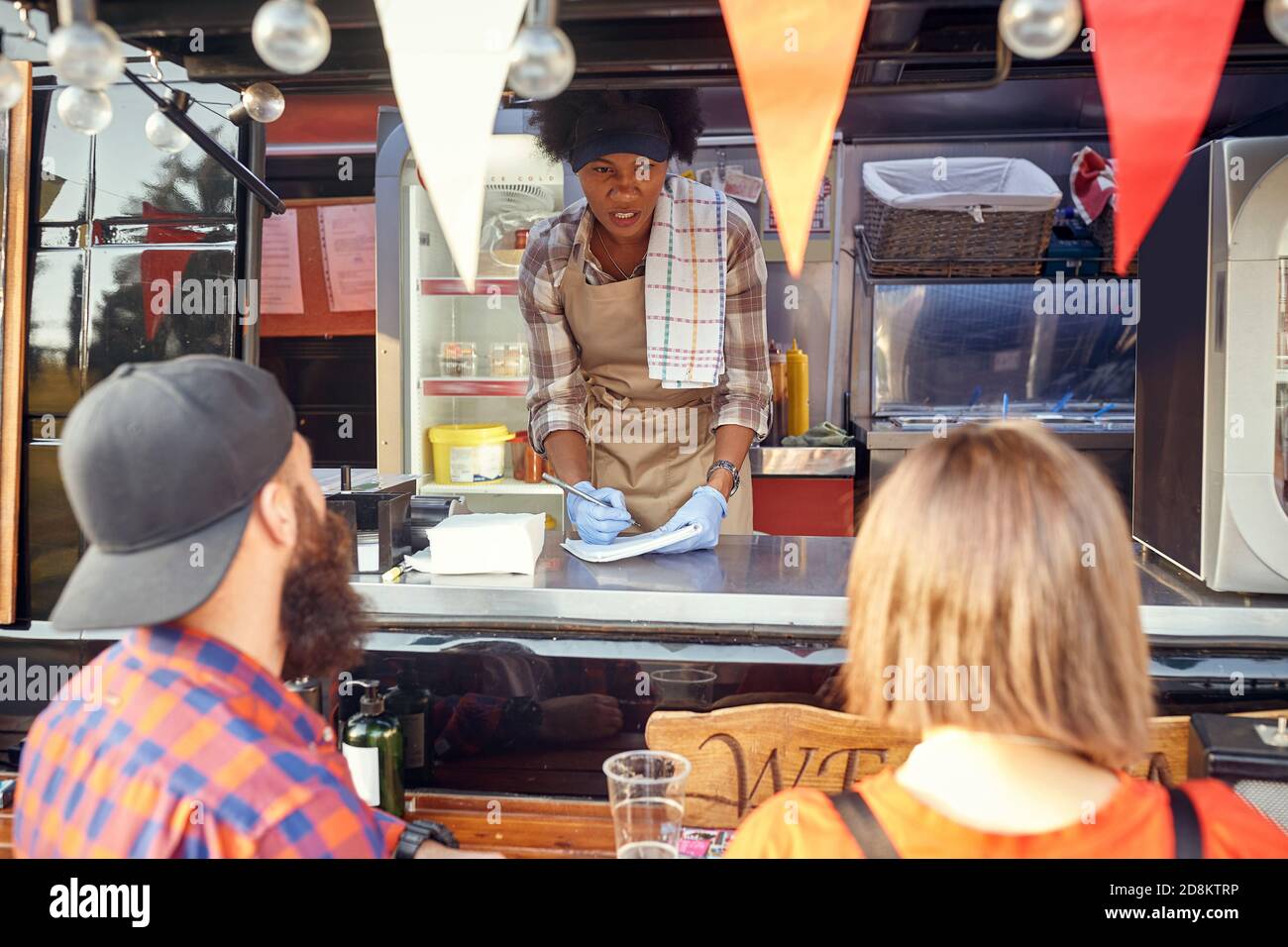 Couple order fast food hi-res stock photography and images - Alamy