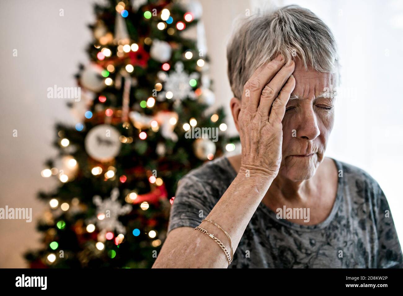 Sad and lonely christmas hi-res stock photography and images - Alamy