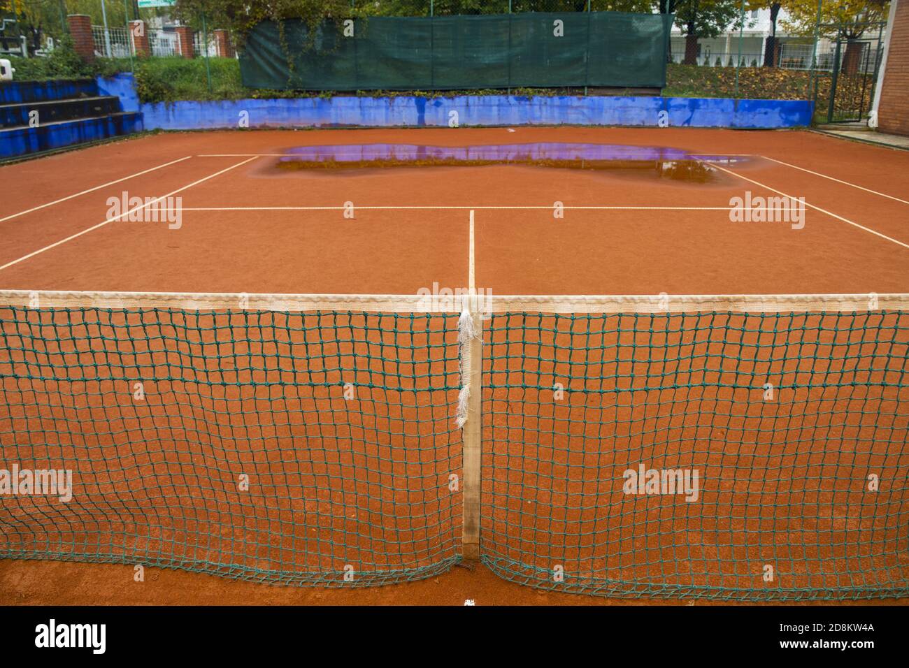 Net of an outdoor tennis court Stock Photo - Alamy