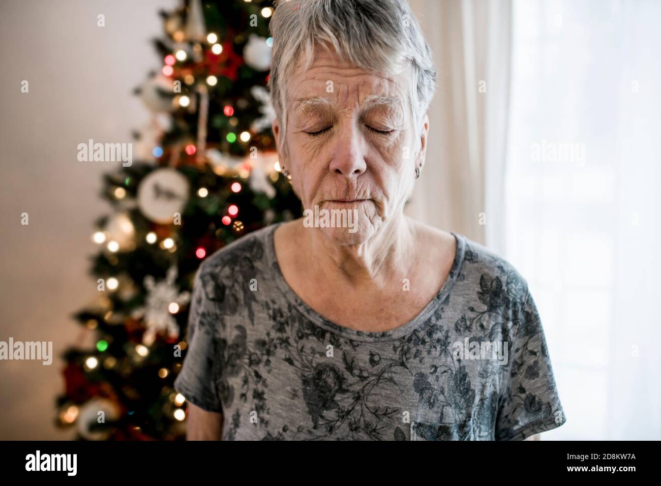 Sad elderly christmas hi-res stock photography and images - Alamy