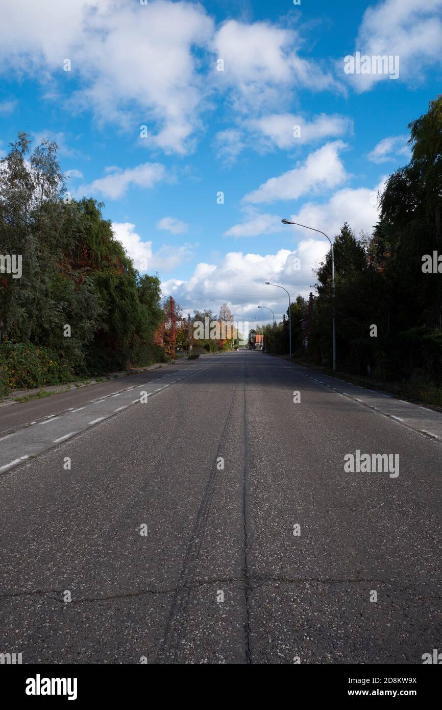Empty city roads hi-res stock photography and images - Alamy