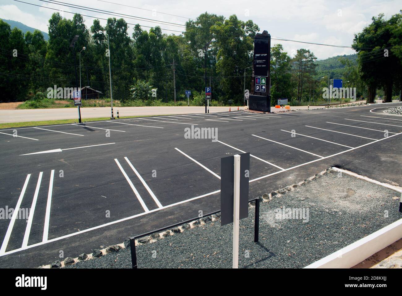 Parking lines on the asphalt, detail of signs for car parking Stock ...