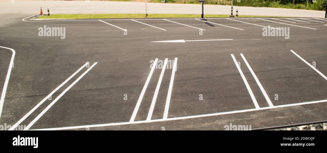 Parking lines on the asphalt, detail of signs for car parking Stock ...
