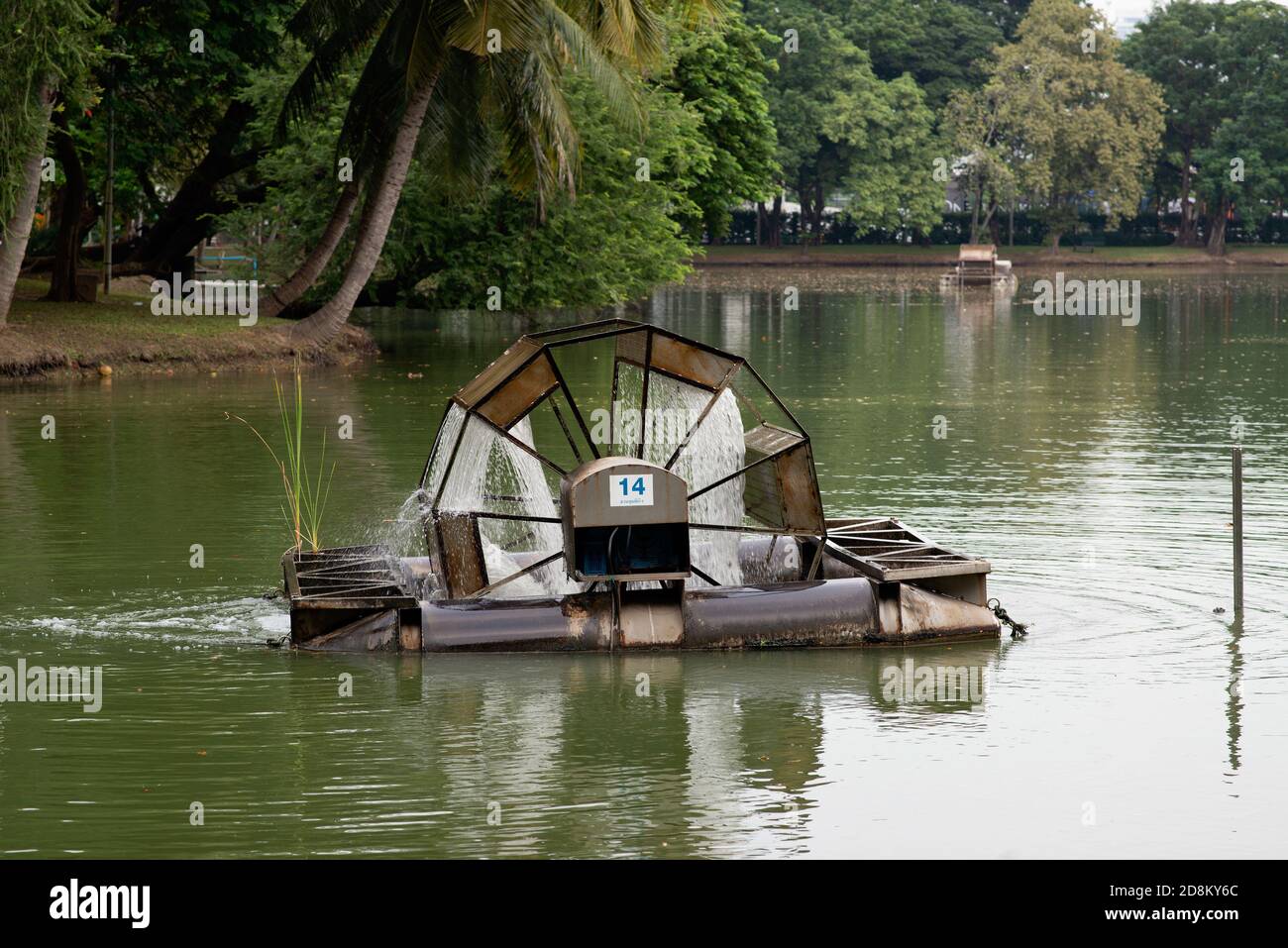 Turbine baler Installed in the pond to increase oxygen to the water in ...