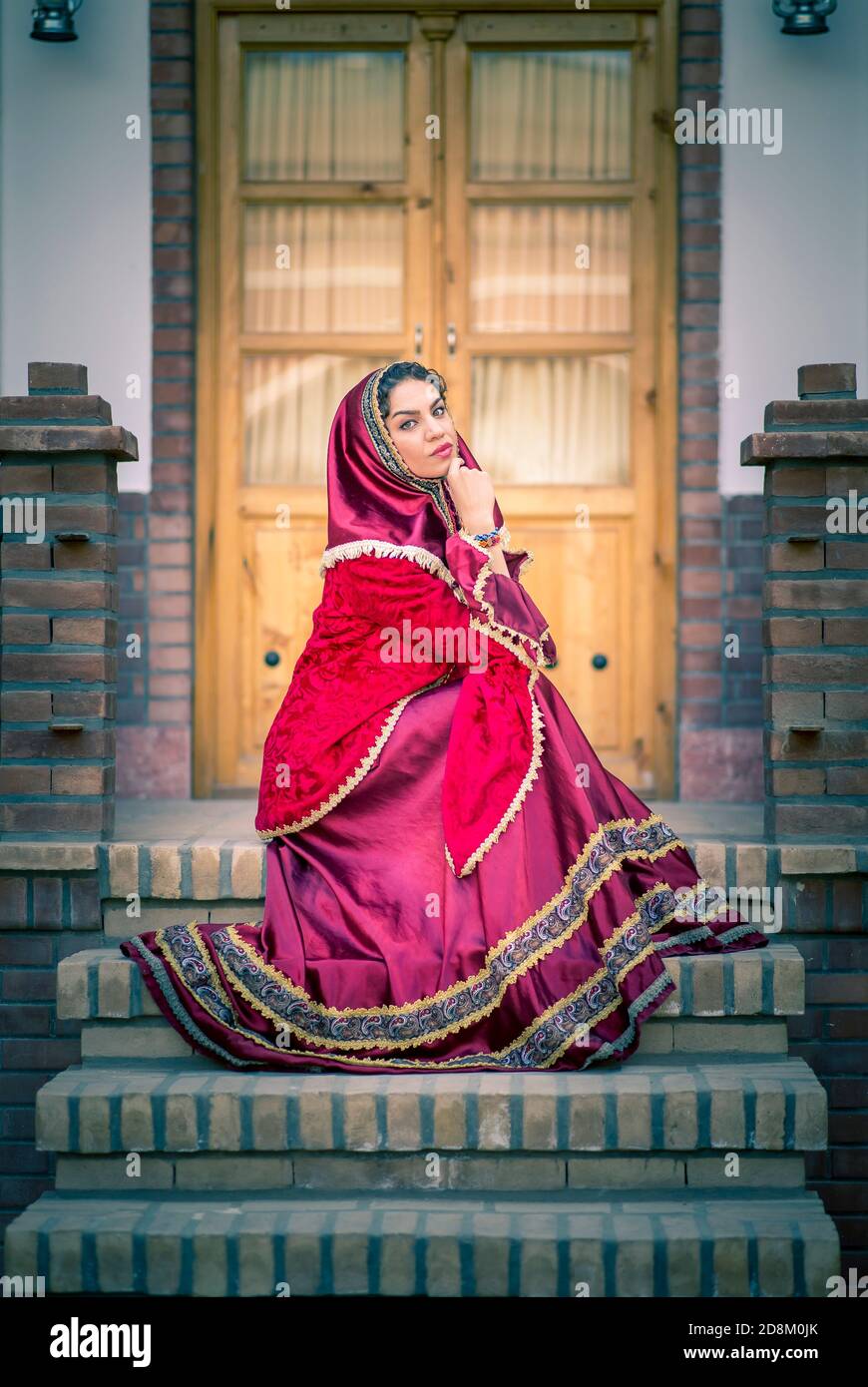 young beautiful Iranian lady in traditional clothing Stock Photo - Alamy