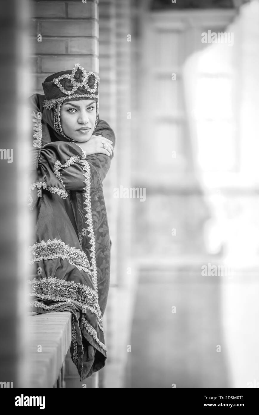 young beautiful Iranian lady in traditional clothing Stock Photo - Alamy