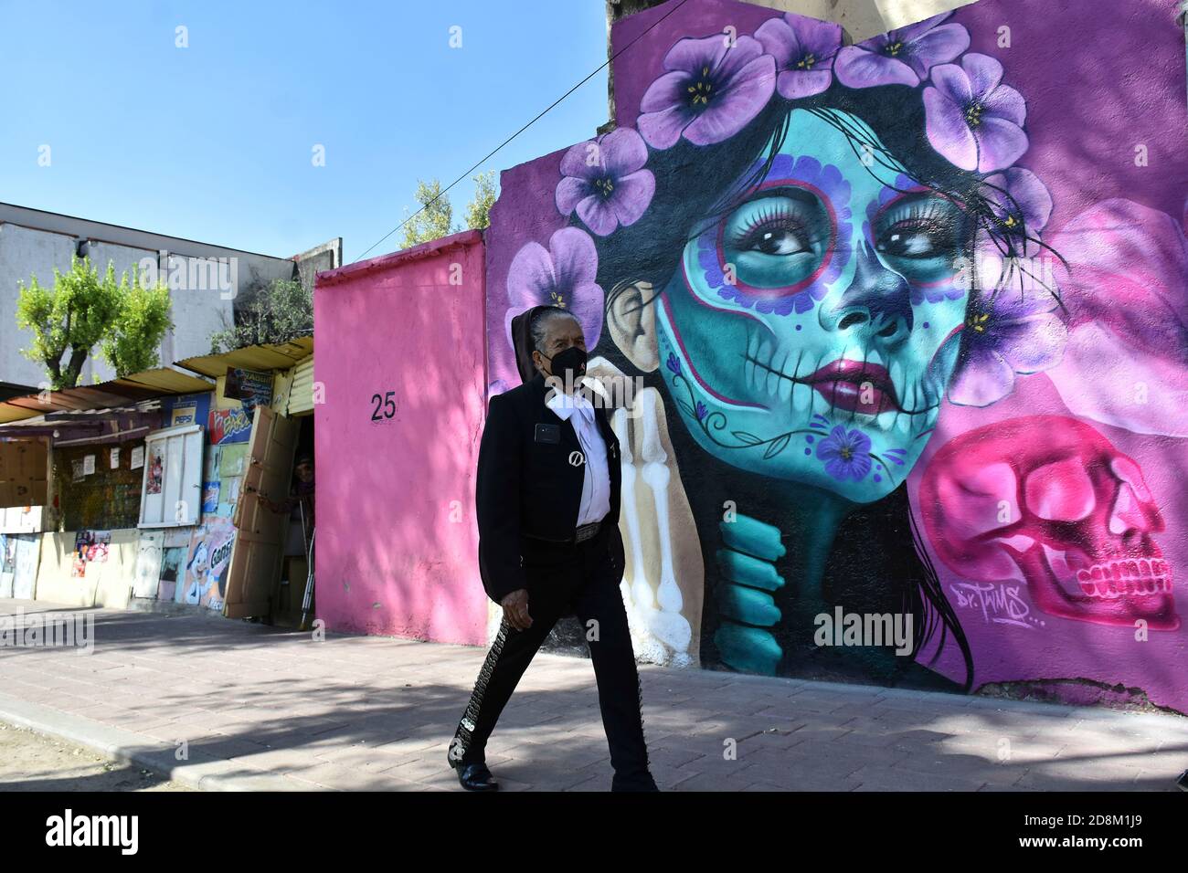 Mexico wall graffiti hi-res stock photography and images - Alamy