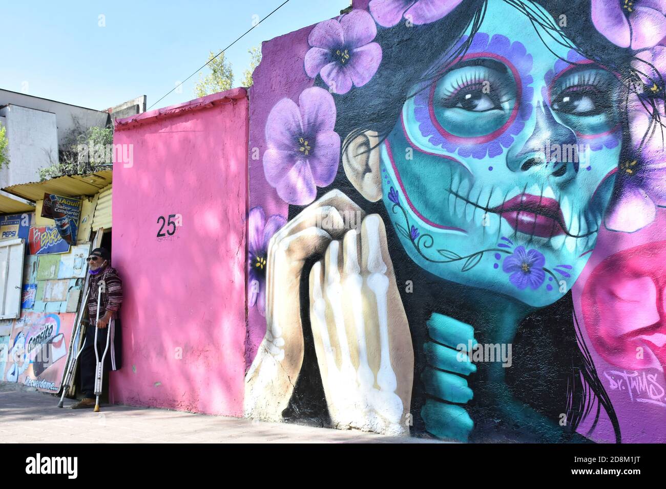 Mexico wall graffiti hi-res stock photography and images - Alamy
