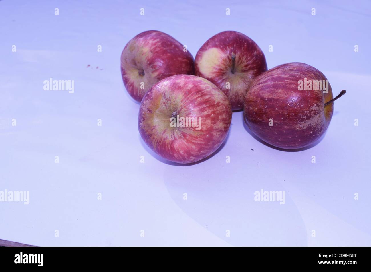 Fresh red apples that are perfectly edible Stock Photo - Alamy