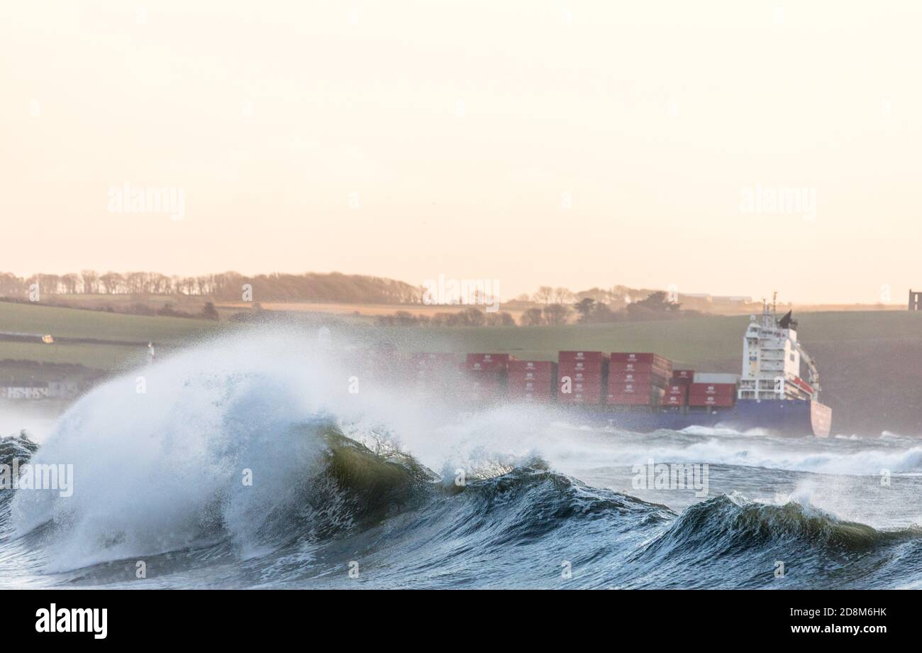 Lighthouse ship storm sea waves hi-res stock photography and images - Alamy
