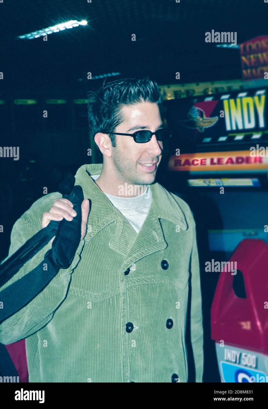 Cast of the TV series 'Friends' arriving at Heathrow Airport March 1998 ...