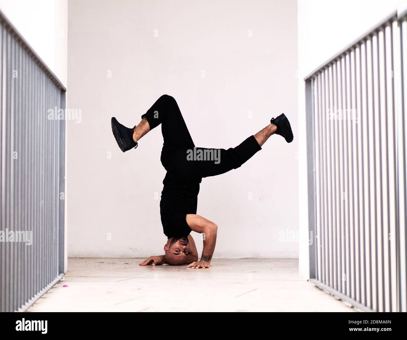 Break pose hi-res stock photography and images - Alamy