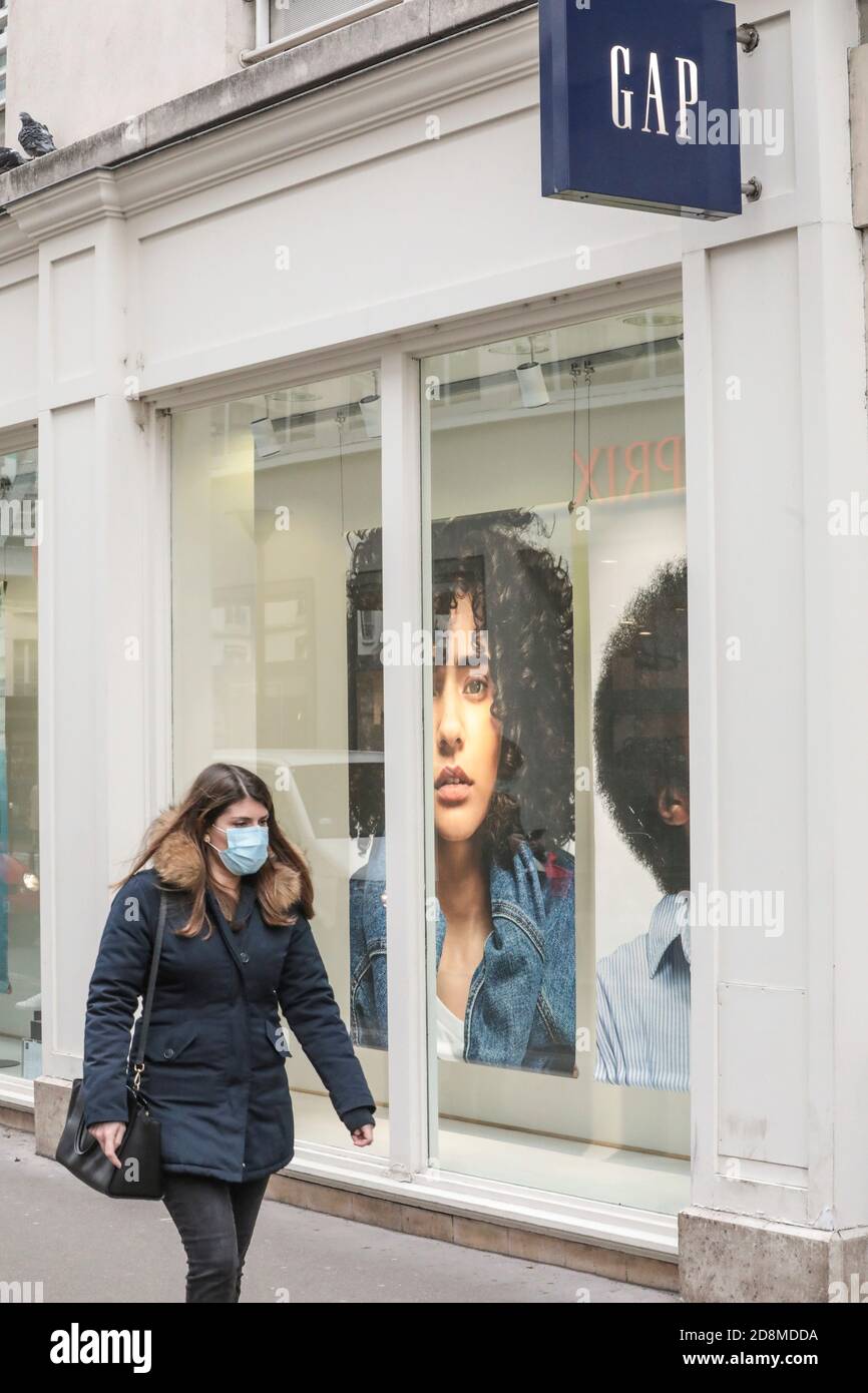 Closing the gap hi-res stock photography and images - Alamy