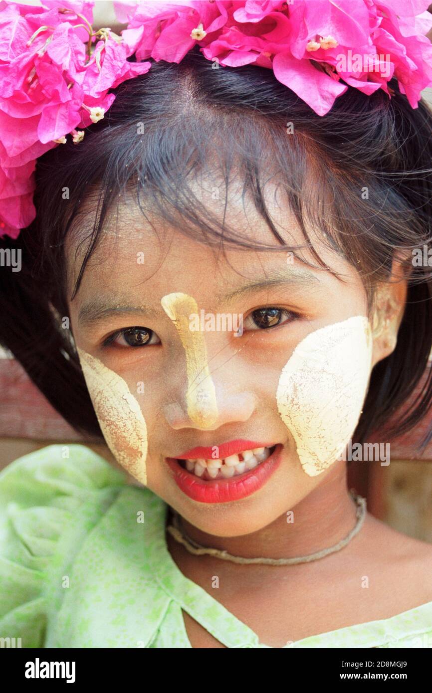 Thanaka Paste High Resolution Stock Photography and Images - Alamy