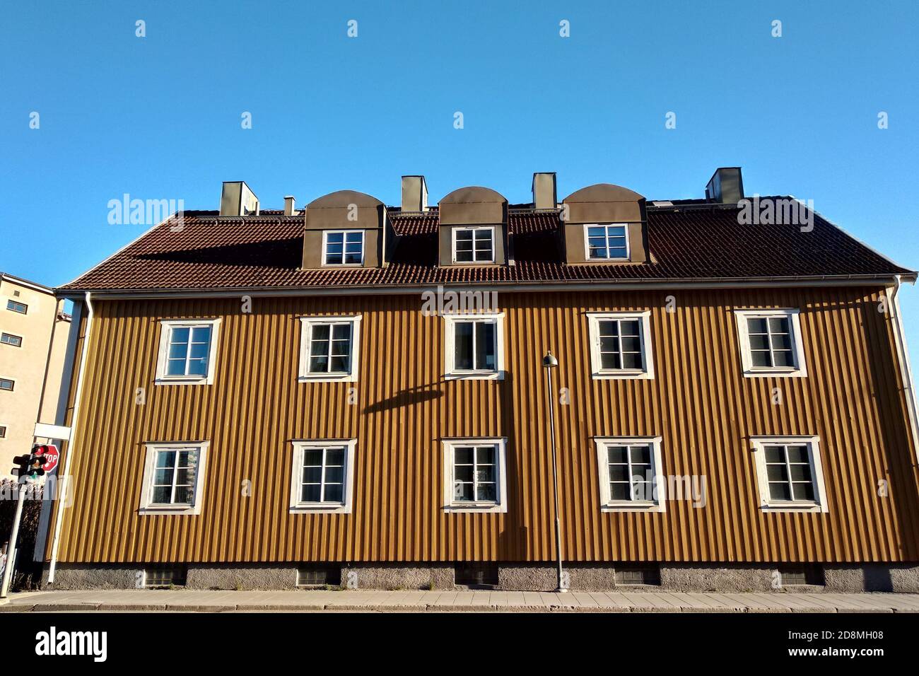Two store house hi-res stock photography and images - Alamy
