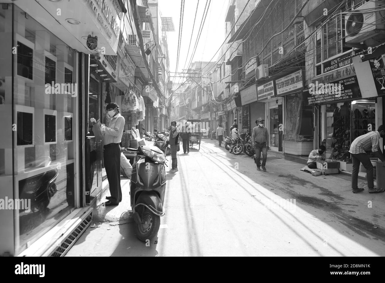 Street and framing Black and White Stock Photos & Images - Alamy